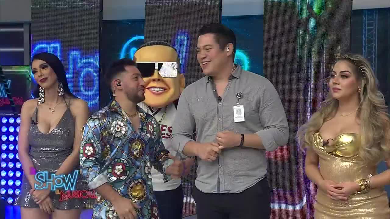 'Meme' y Víctor se apoderan de 'Es Show el Musical'