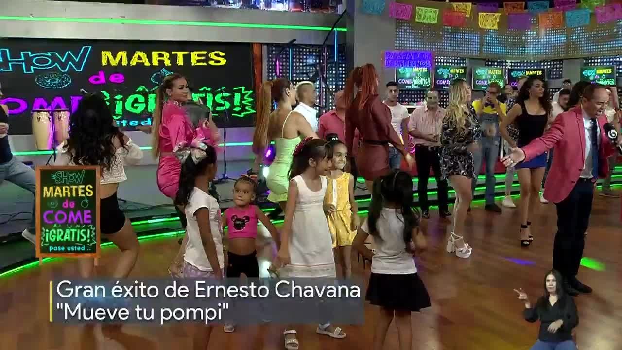 La sensual reta con las chicas de 'Es Show'