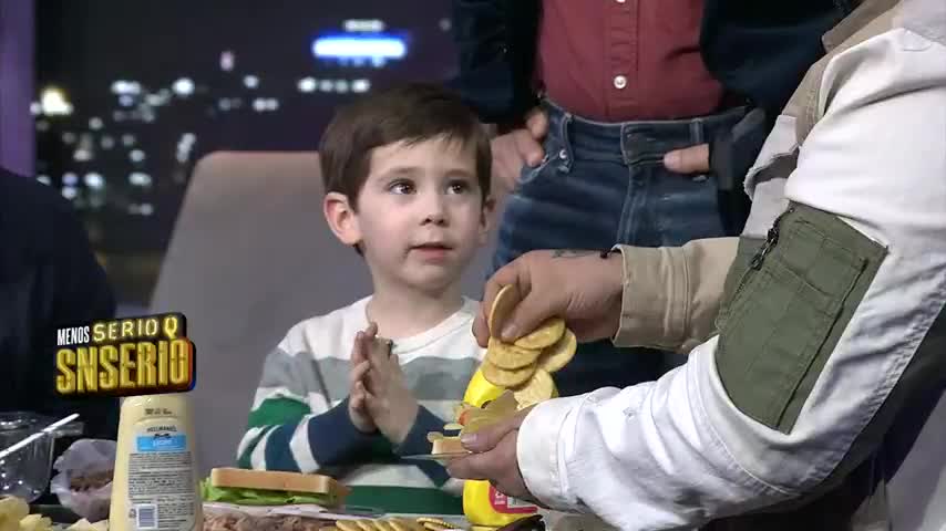 'El Chefcito' sorprende a todos al preparar sándwich en el programa