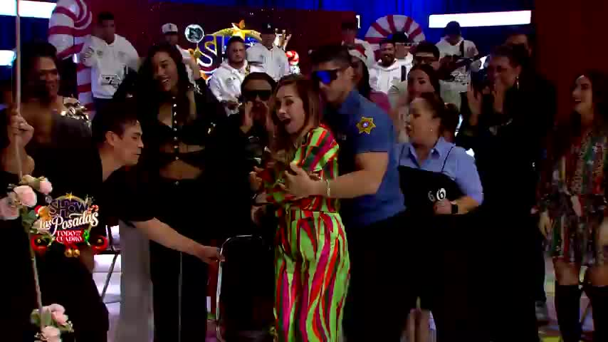 Chavana presenta a su yerno